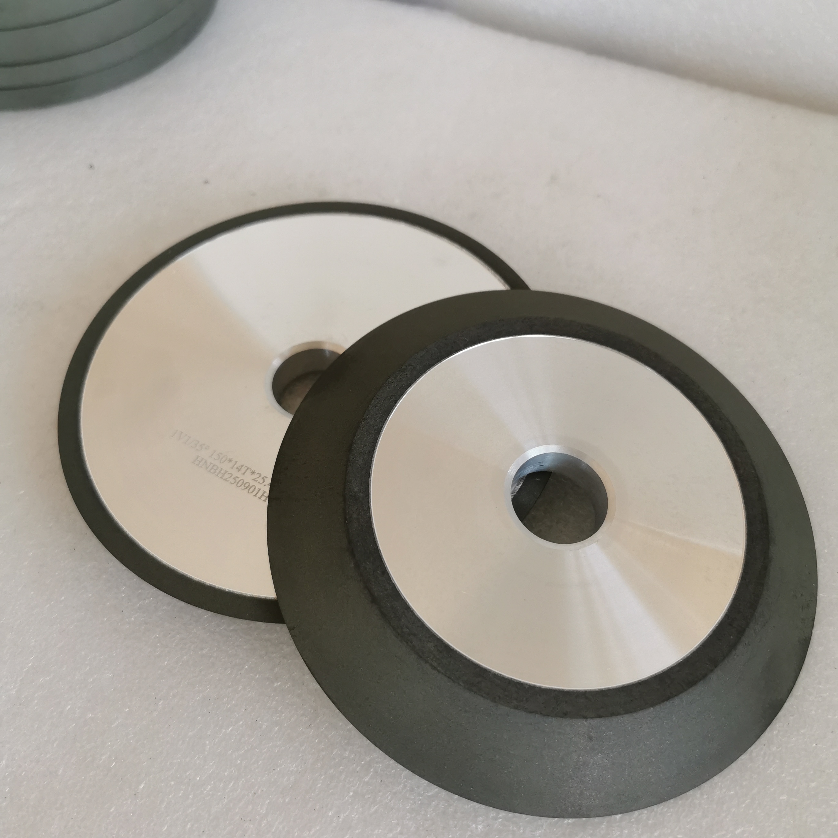 1V1/35° 150*14T*25.4*5mm D400 C100 Resin Bond Diamond Grinding Wheel ...